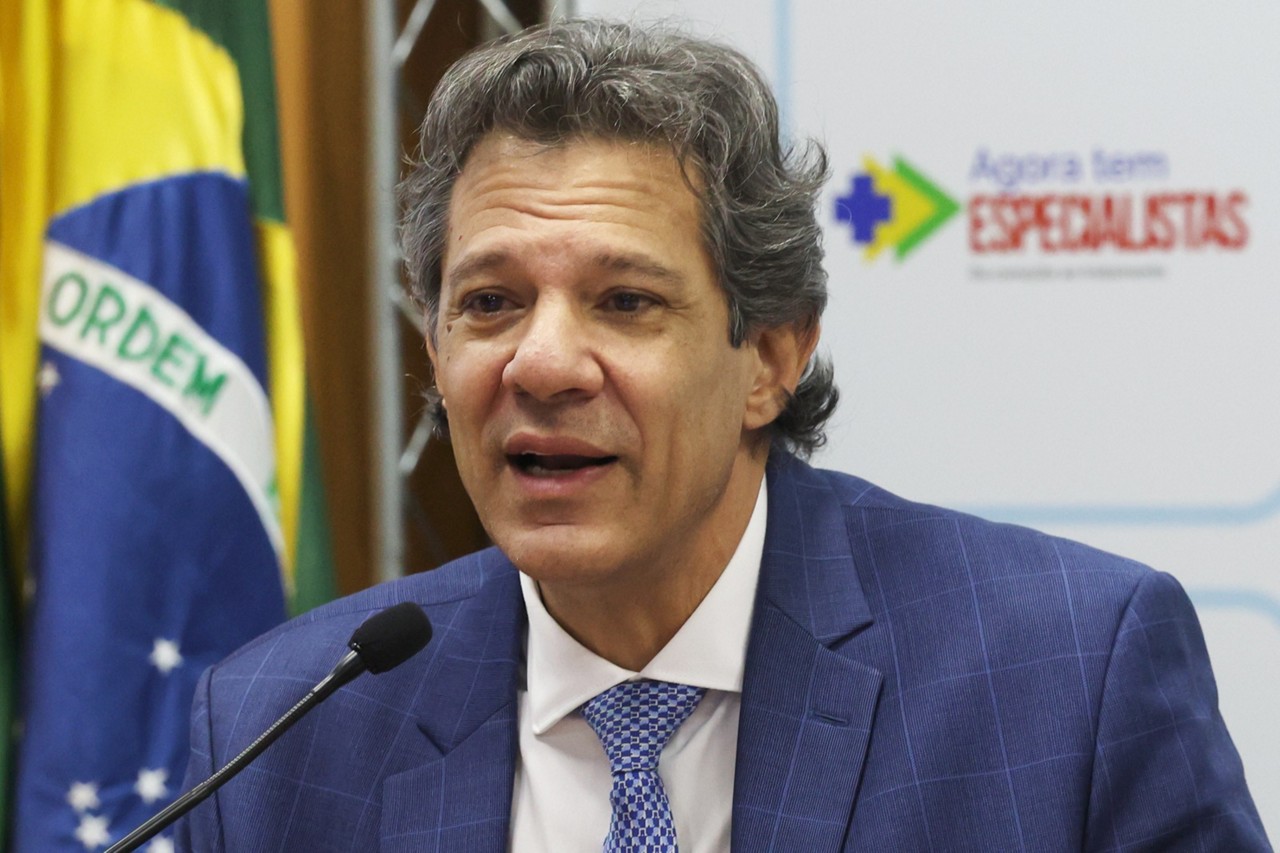Haddad chama Tarcísio de “vassalo” por apoio a crítica de Trump